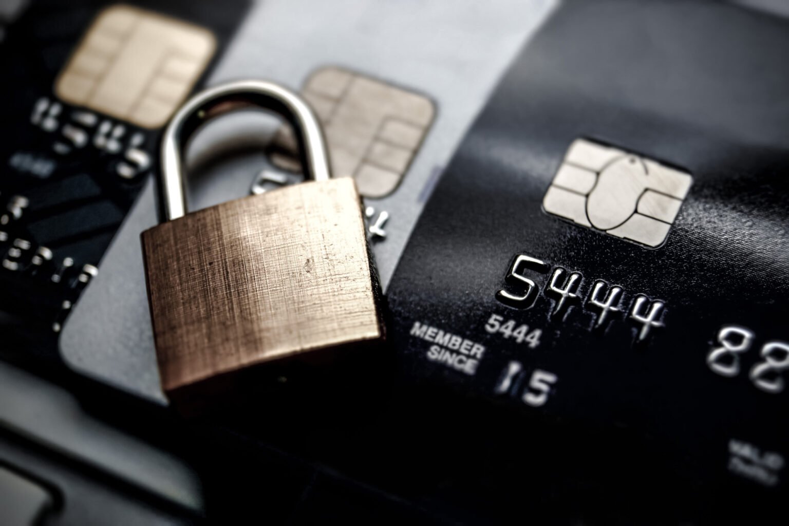 Unsecured Credit Card vs Secured Credit Card: The Differences